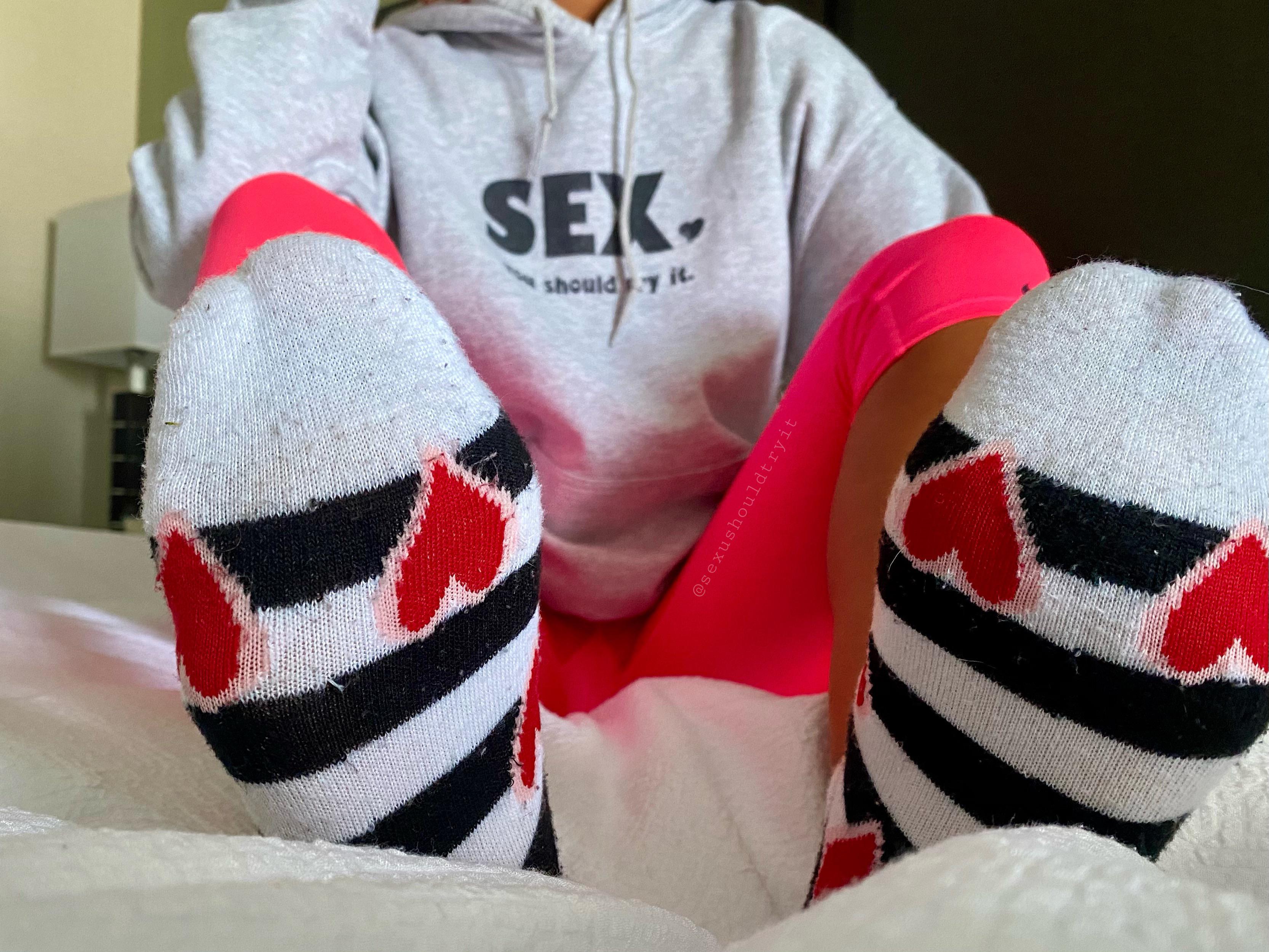 i heart my socks | Scrolller