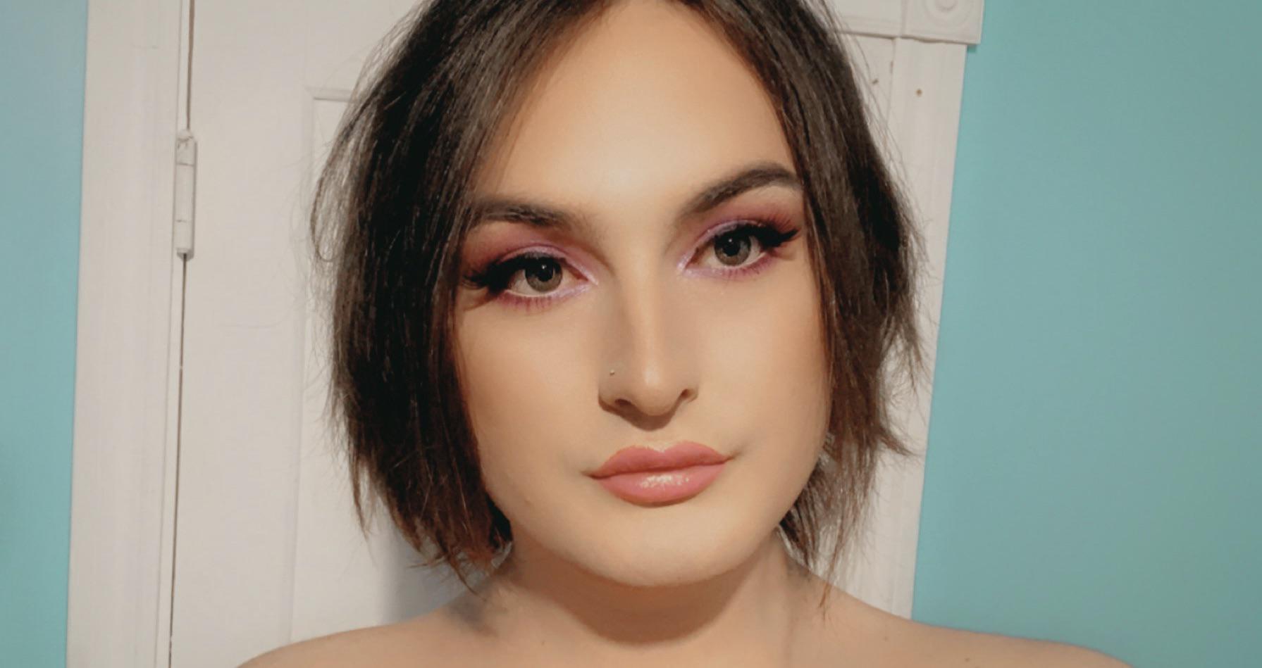 I just want trans friends🥺 It’s so hard going through this alone right now | Scrolller