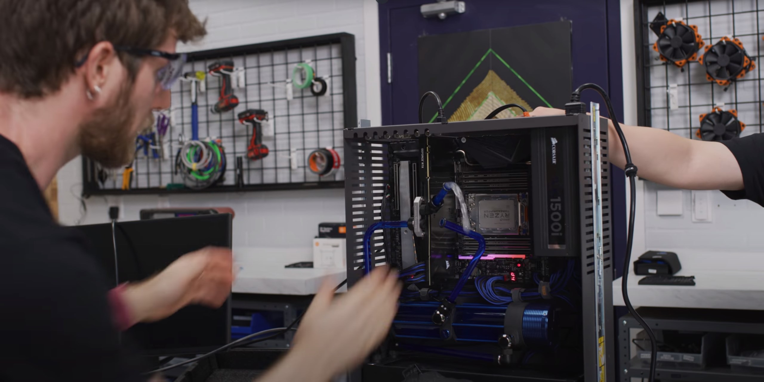 I like to learn custom water-loops from the best out there. | Scrolller