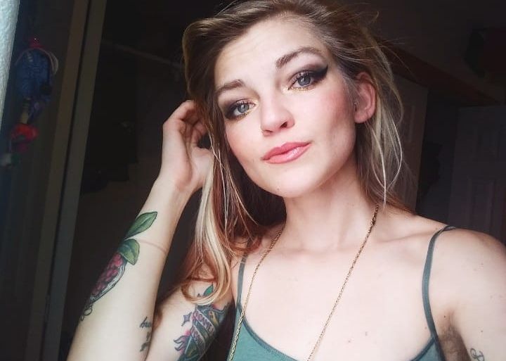 I look innocent but I'll let ya poor wax on my titties. 😘 | Scrolller