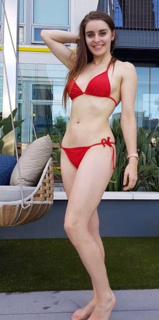 I love bikinis | Scrolller