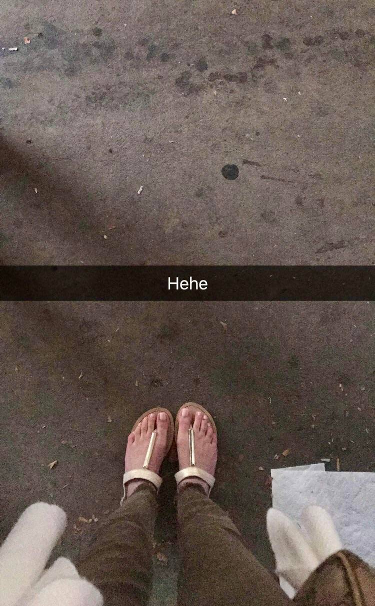 I love her feet! | Scrolller