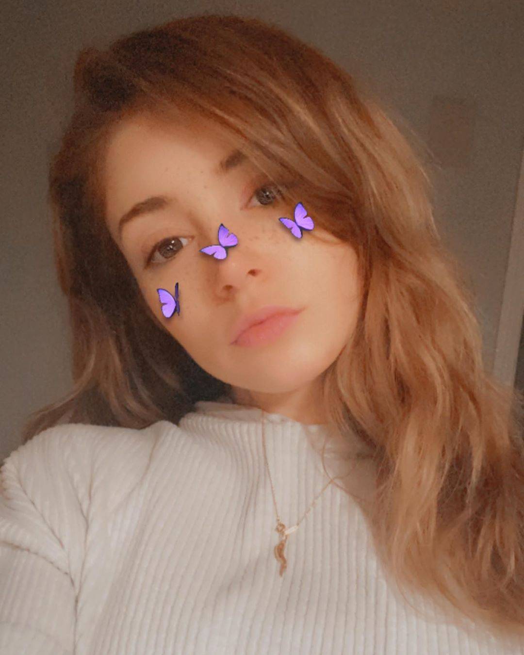 I love how fuckable Chrissy's face is here | Scrolller