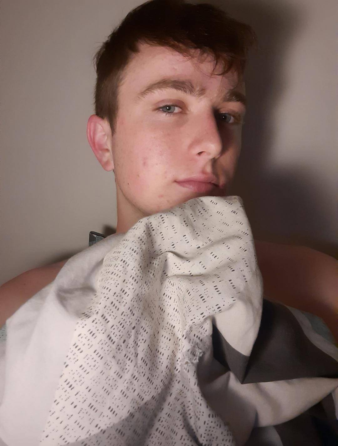 I love my bed | Scrolller