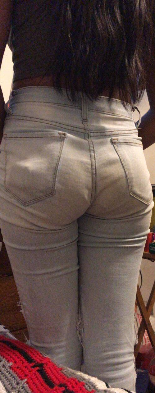 🤤 ️ I love plowing her thicc ass | Scrolller