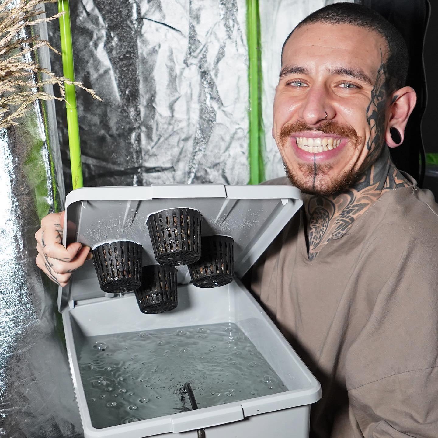 I love to DIY hydroponic systems 😊 | Scrolller