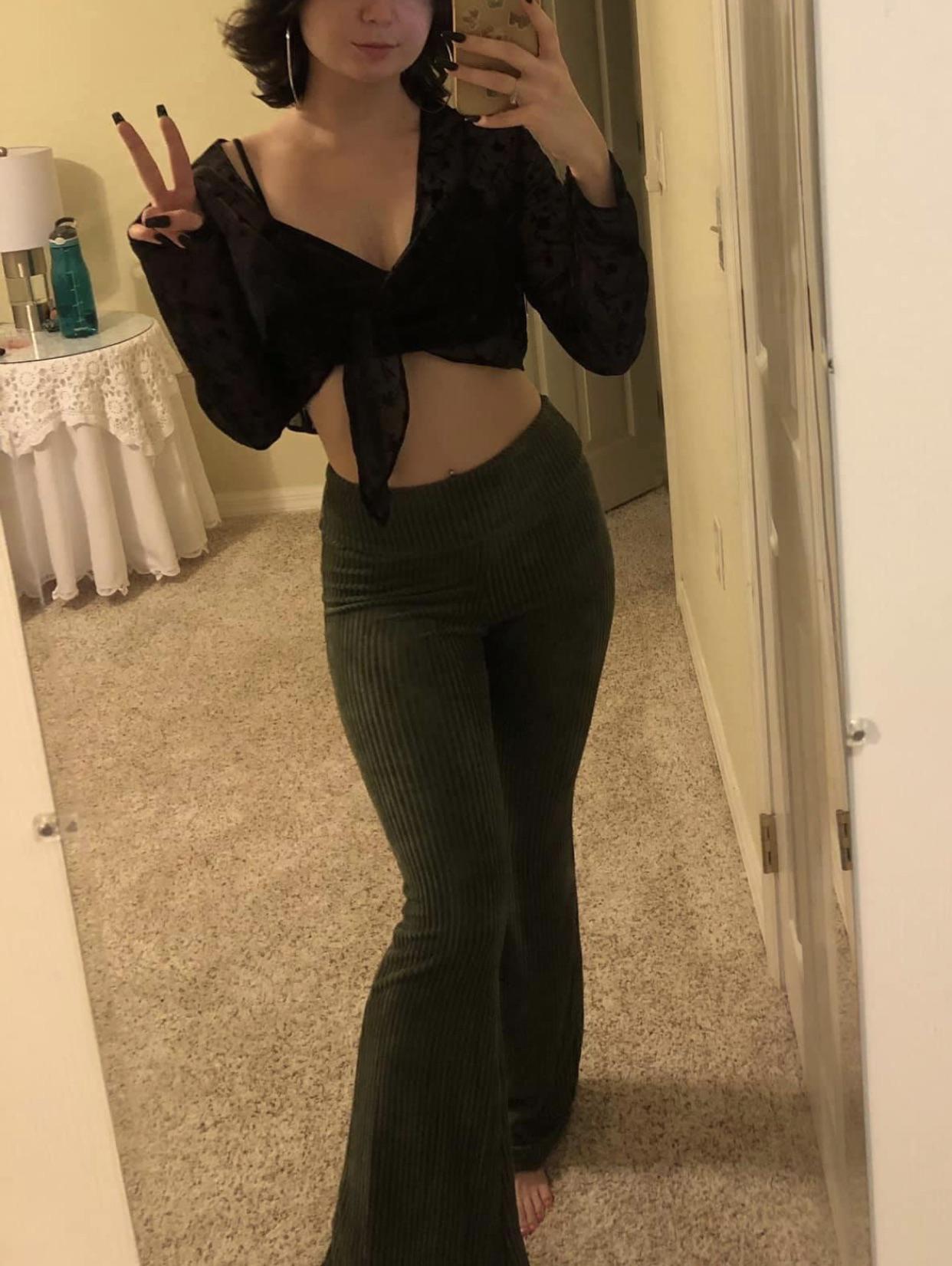 I love wearing skimpy clothes ☺️ | Scrolller