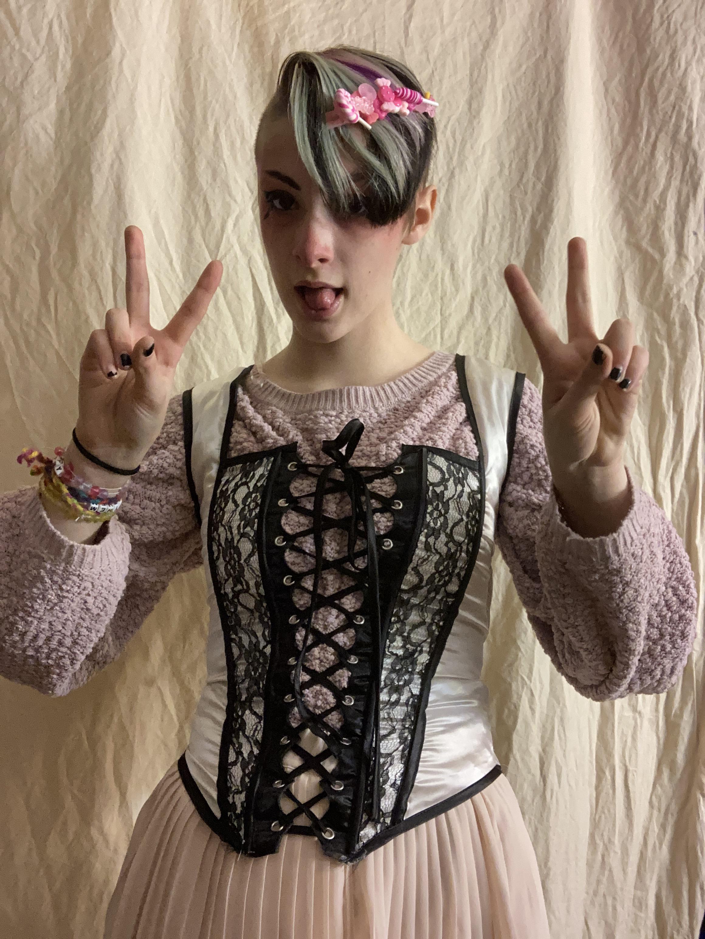 I’m feeling really good in my pastel fairy outfit rn🥺👉👈 | Scrolller