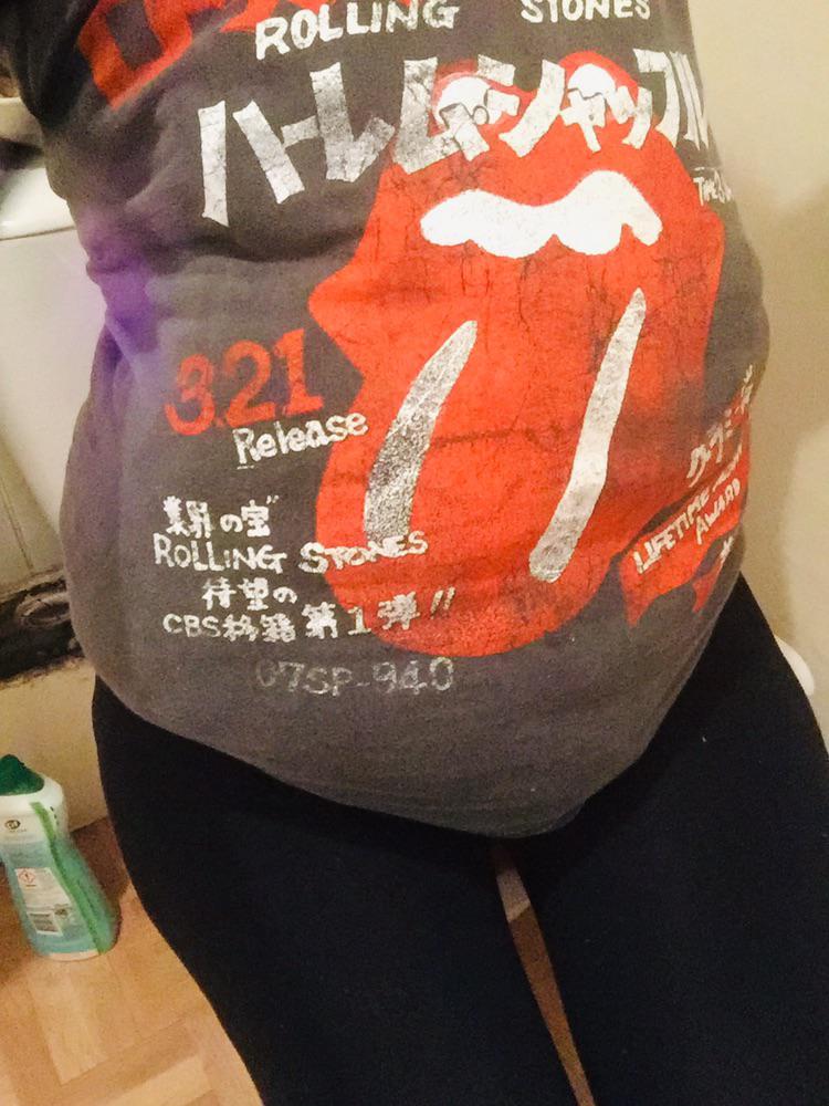 I’m getting soo fat🥵!! Tease me! Remind how fat I am! | Scrolller