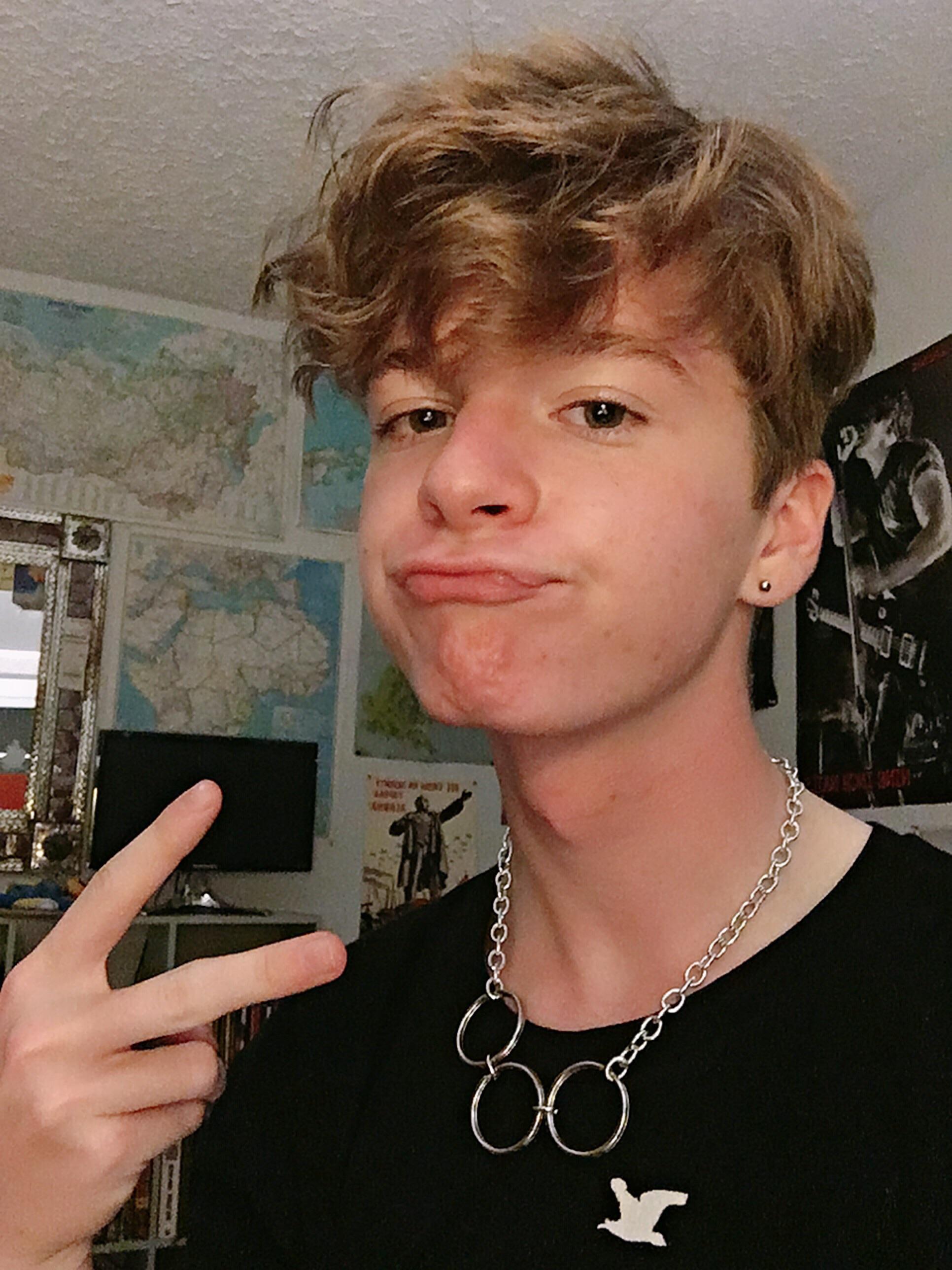 i made this new necklace | Scrolller