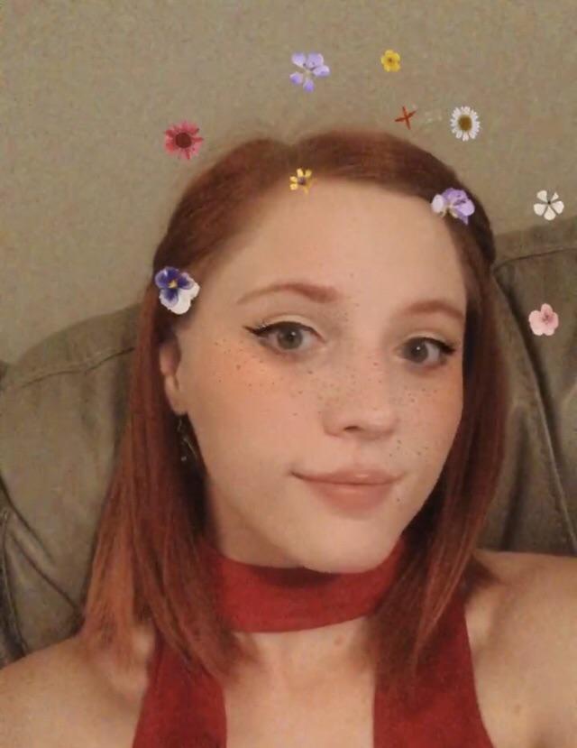 I miss my red hair! 😩🥺 what do y’all think? Should I dye it back?! | Scrolller