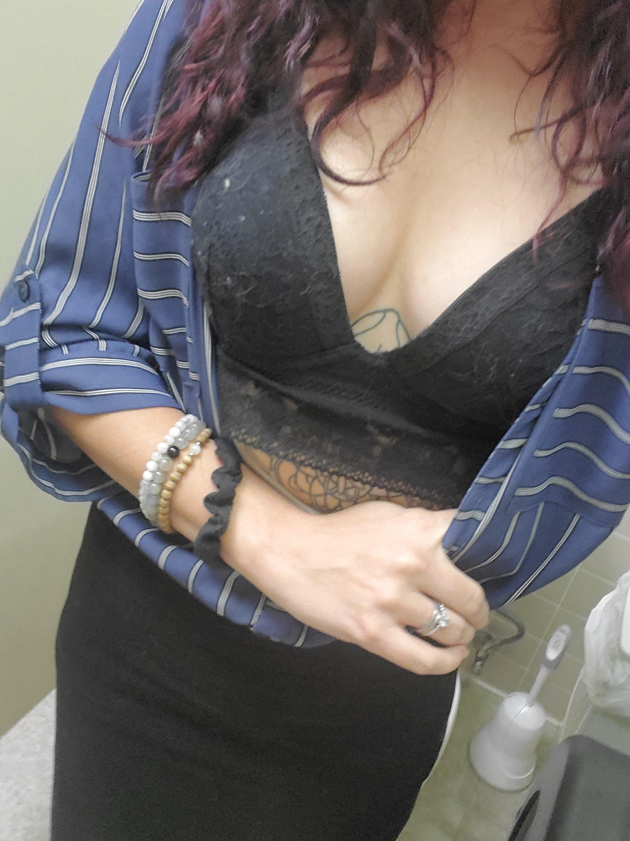 I miss taking slutty pics in the bathroom. Such a shame we are on work from home orders again ...