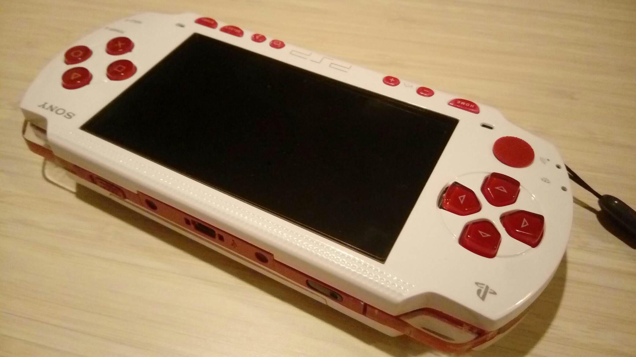 I present you, the Famicom PSP | Scrolller