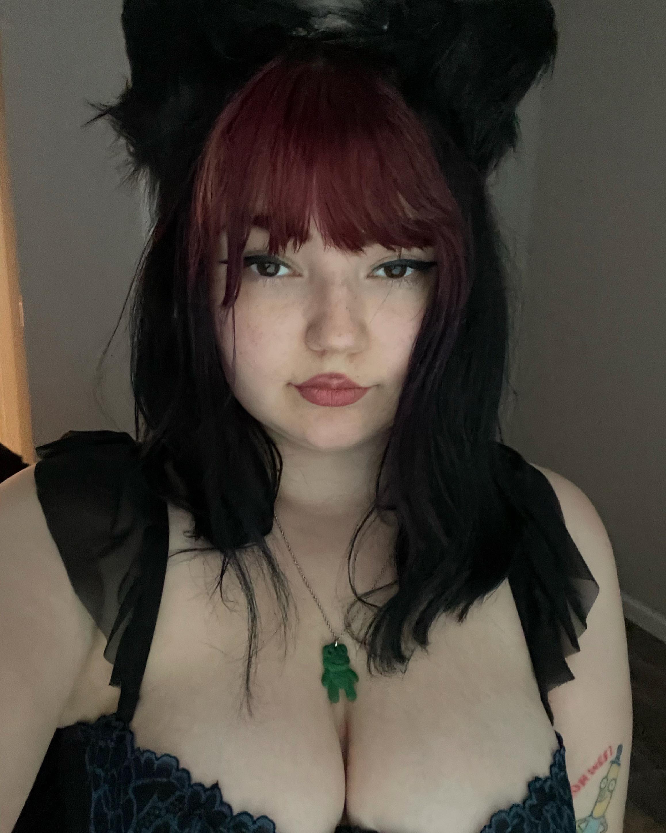 I promise to be a good kitty if you give head pats~ | Scrolller