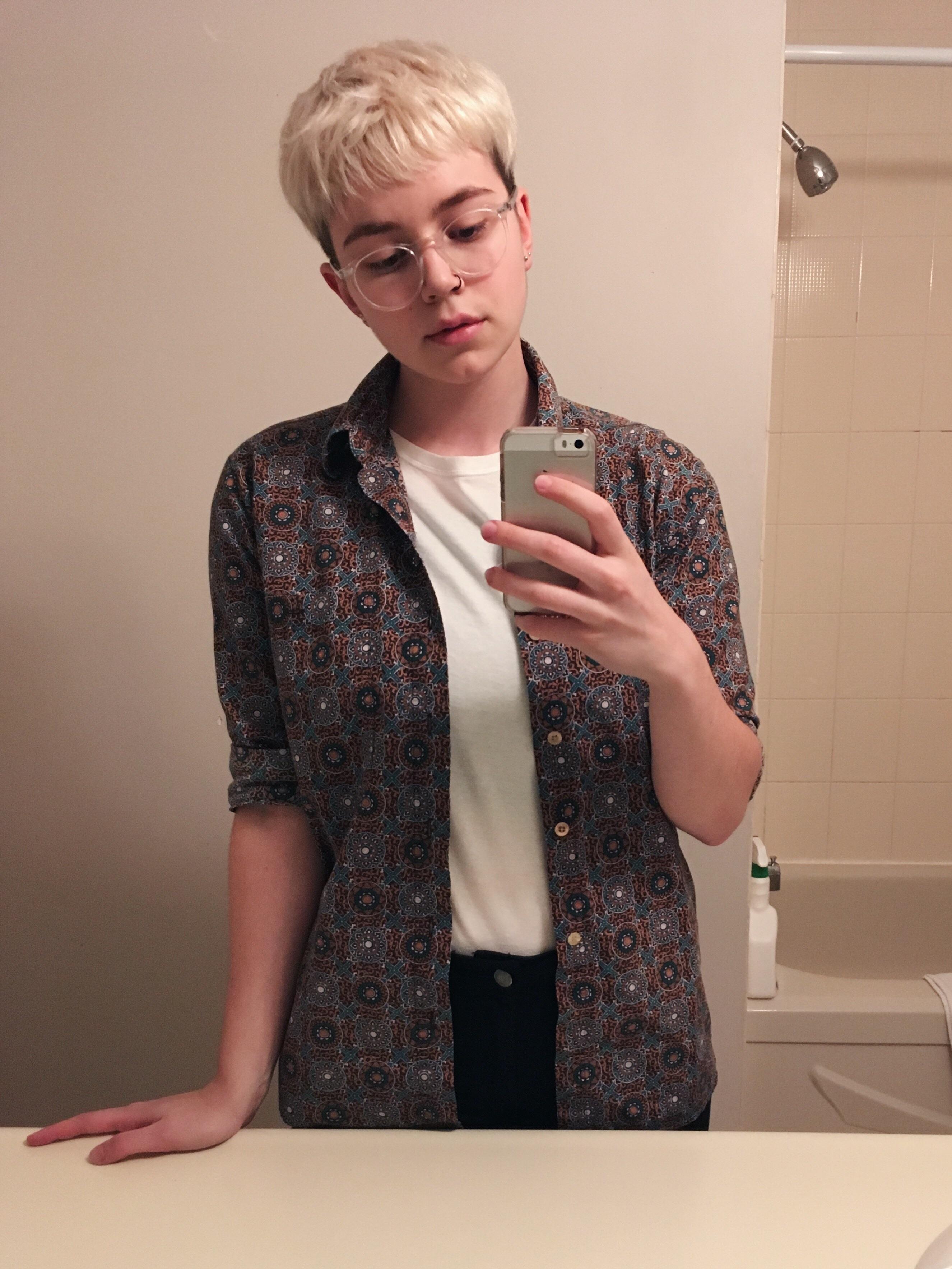 i really need to switch up my poses | Scrolller