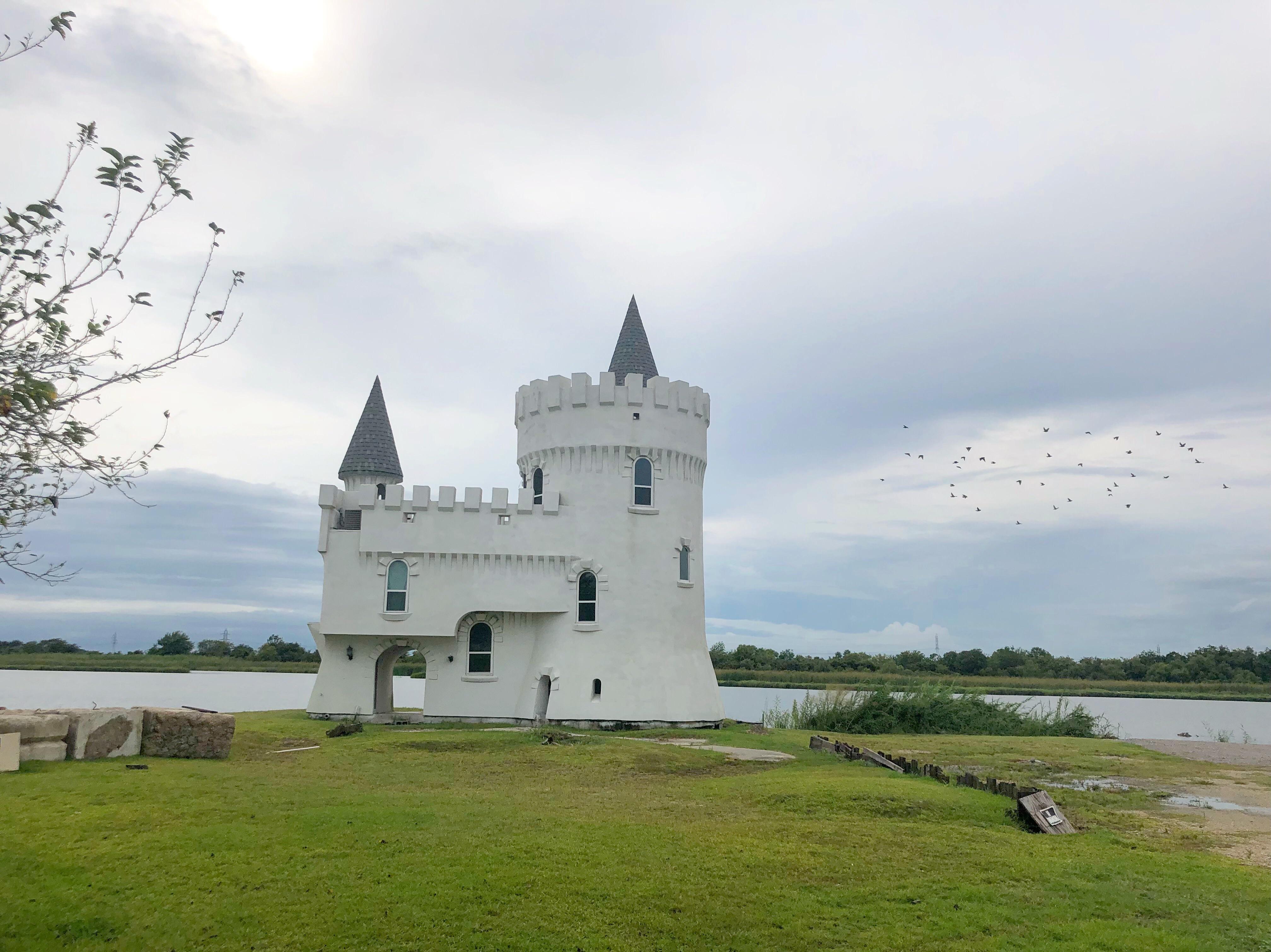 I saw the tiny castle in Nola. | Scrolller