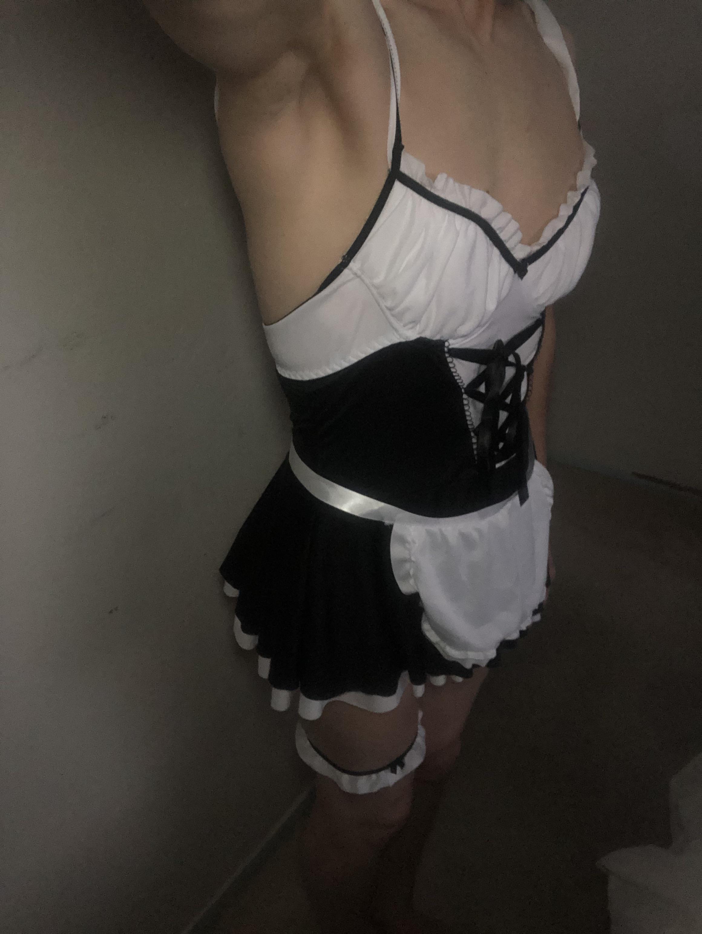 I should have started with the whole outfit. 😔 | Scrolller