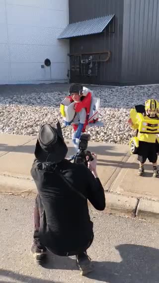 Adorable Transformers cosplay | Scrolller