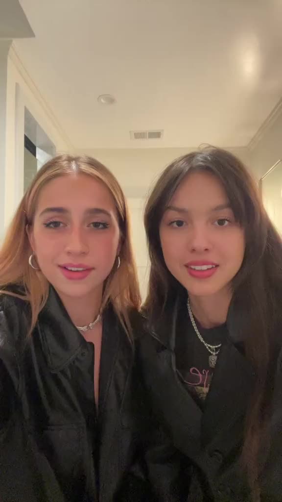 I want a threesome with her and Tate McRae | Scrolller