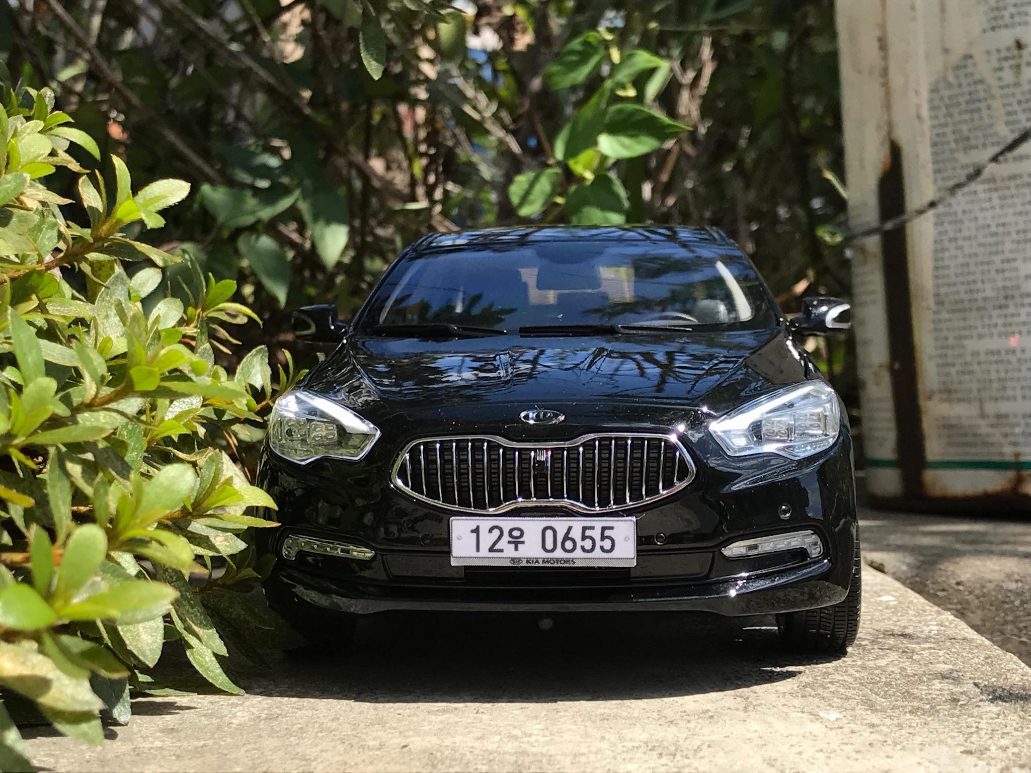 I wanted it to look realistic! (1/18 Kia K900) | Scrolller