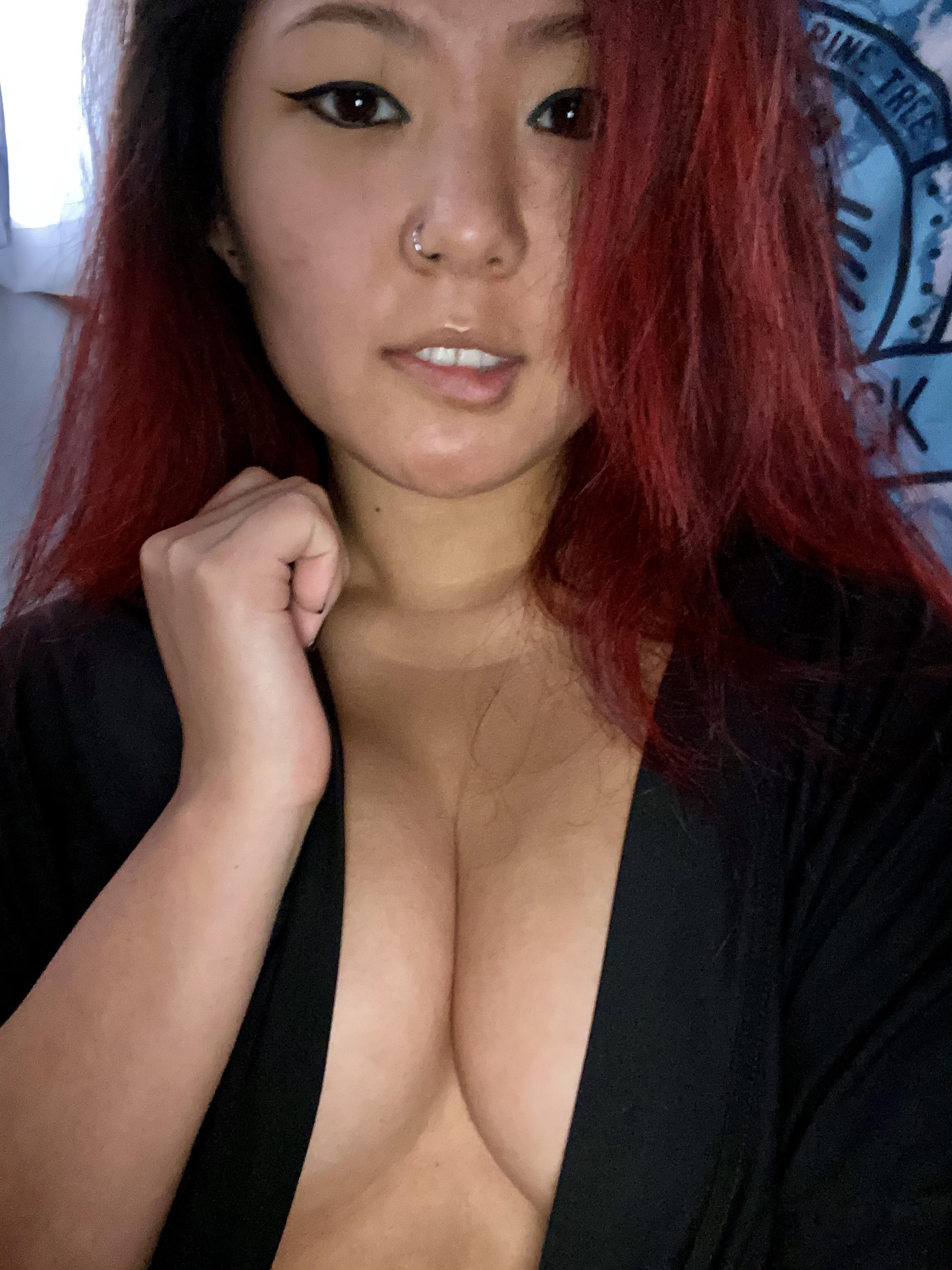 I was [f]eelin' myself today - anyone else want a feel? 🥰 | Scrolller