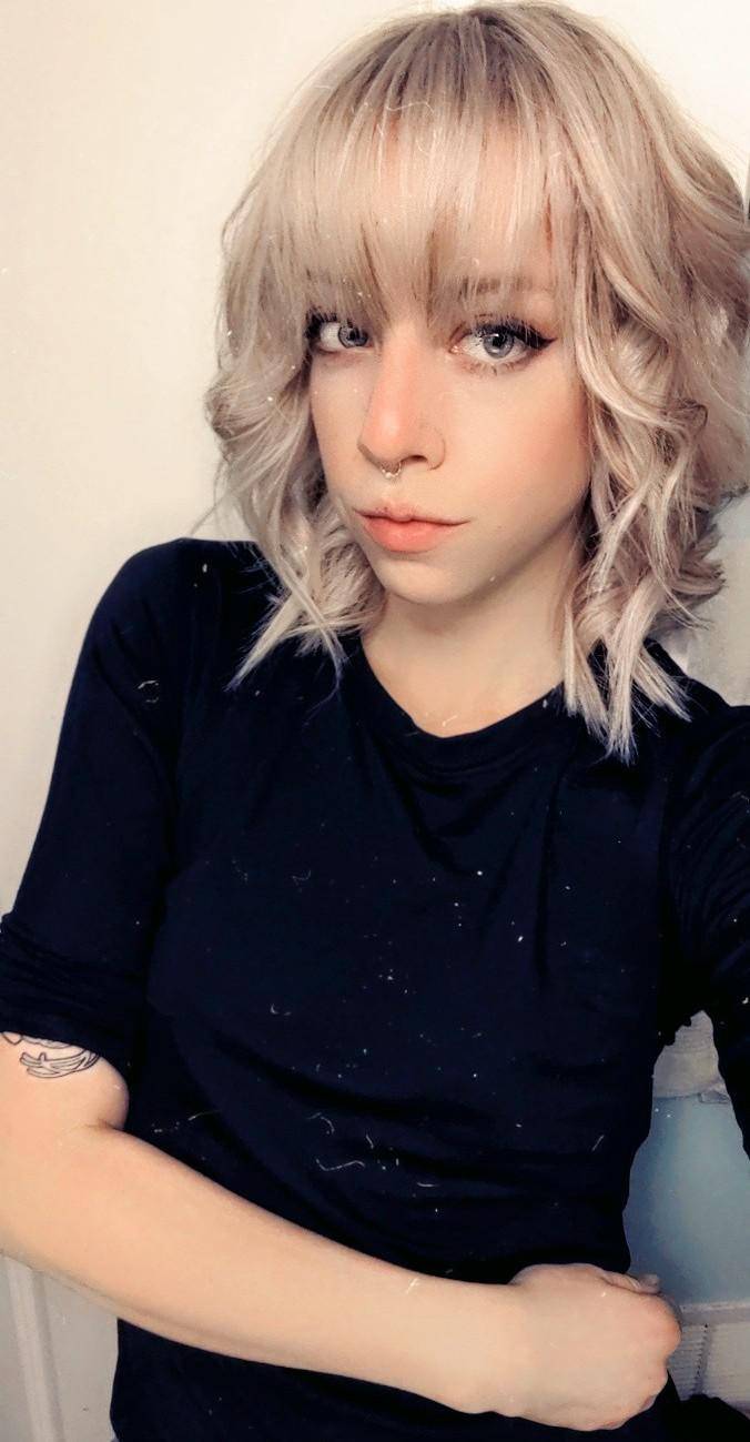 I went and got bangs 😬.... What do we think? (F 18+) | Scrolller