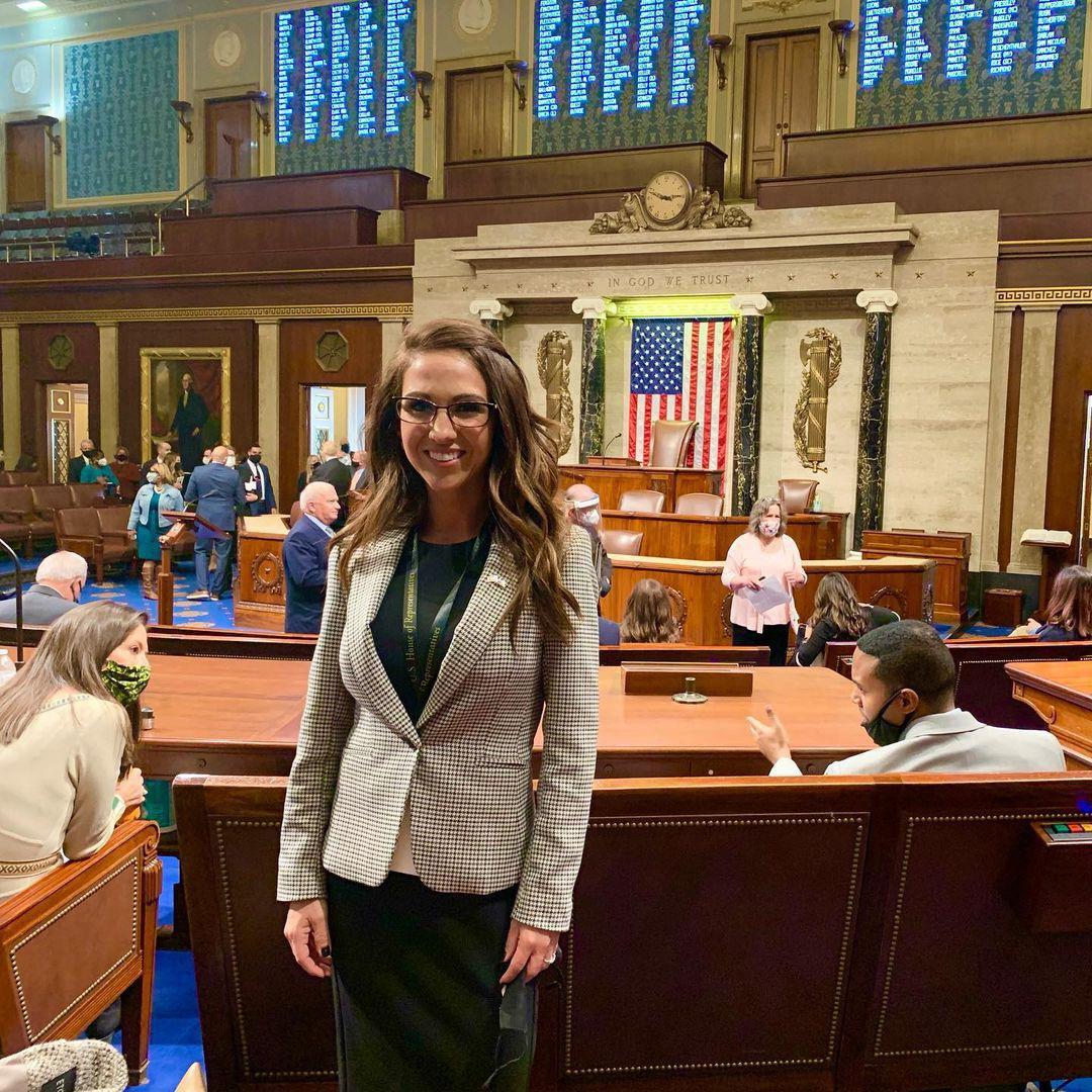 I would take lauren boebert to dinner. | Scrolller