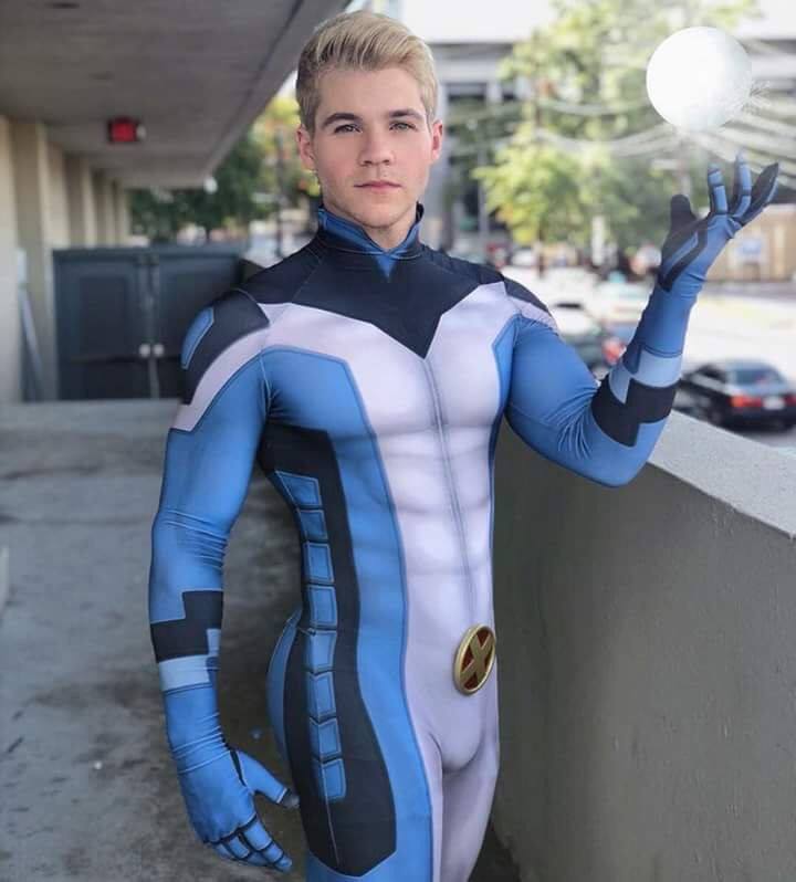 Iceman Cos-Play | Scrolller
