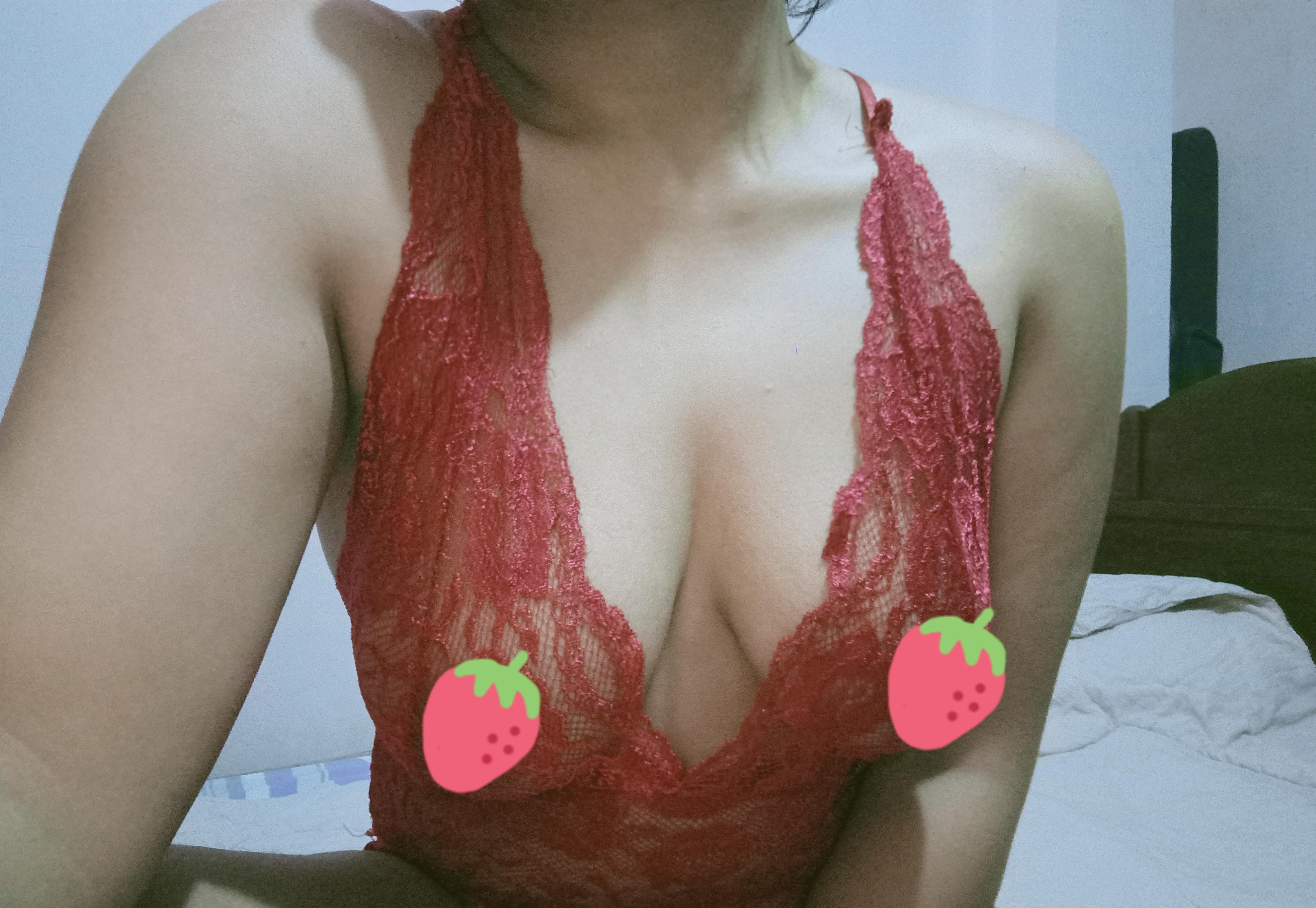 Ichigo [f] | Scrolller