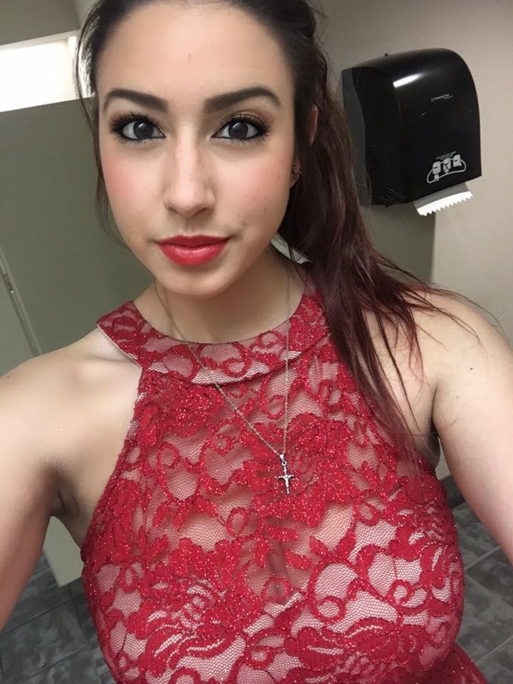 Pretty Latina | Scrolller