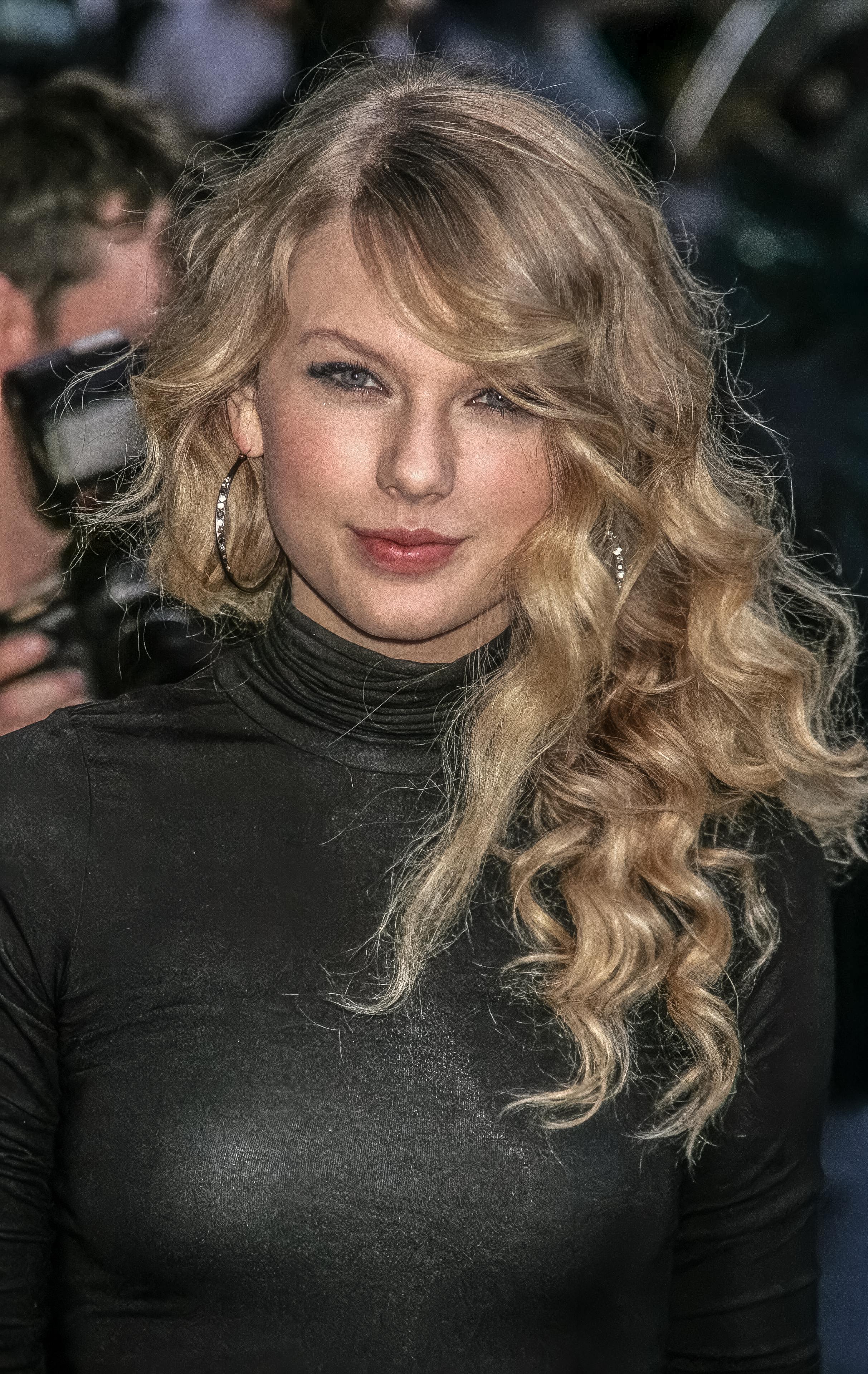 Illusion | Scrolller