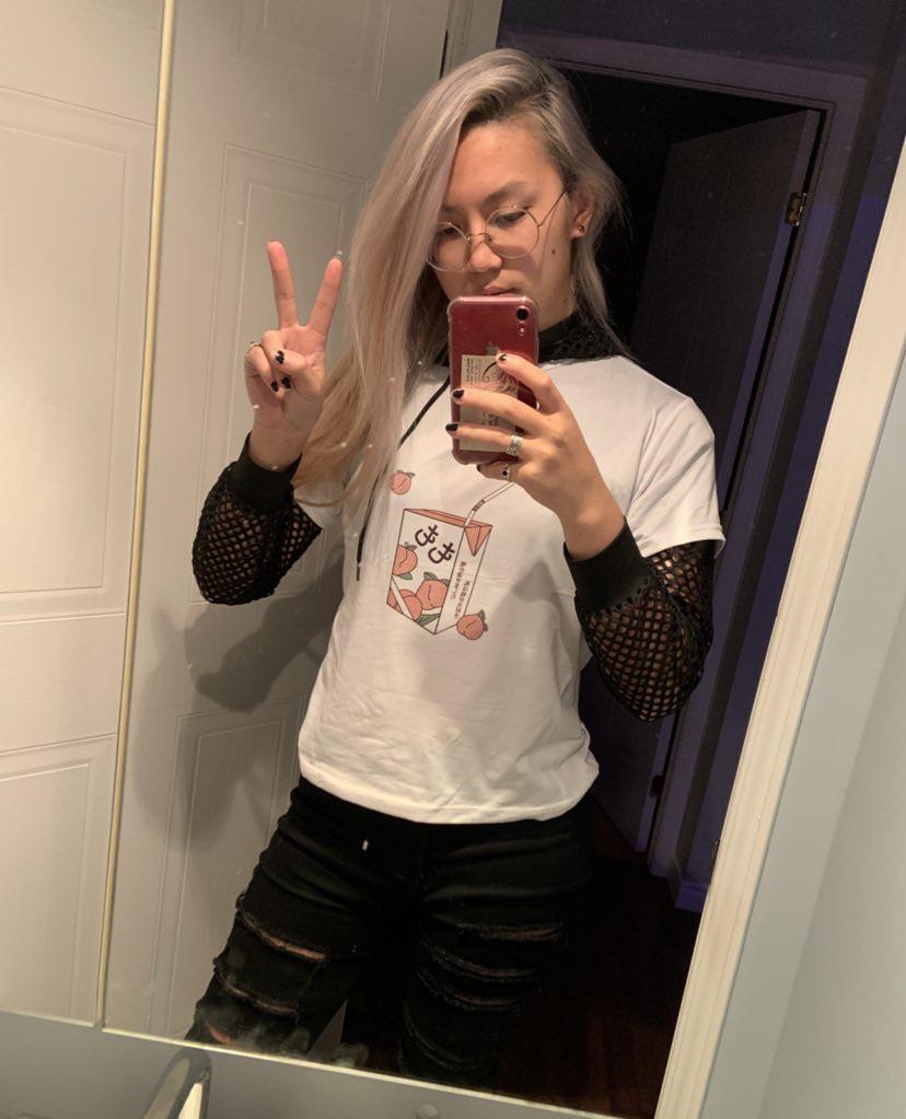 Im super happy~! Finally got my ear pierced🥺🖤 | Scrolller