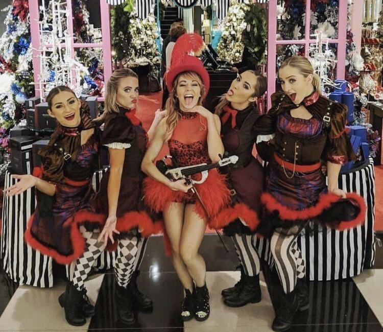 Imagine getting to fuck Lindsey Stirling and her backup dancers | Scrolller