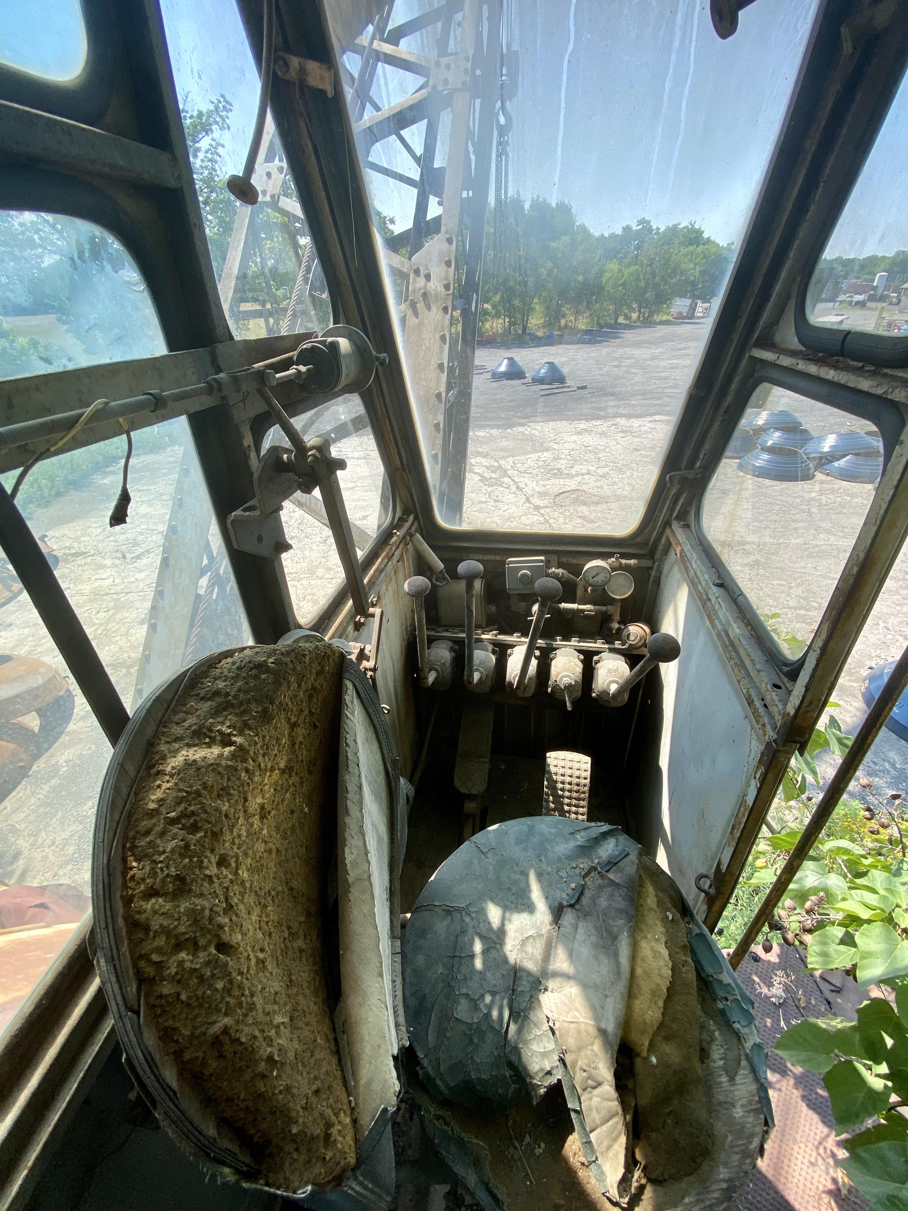 Inside a old crane | Scrolller