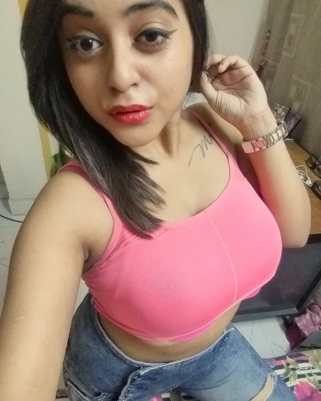 Insta selfie | Scrolller