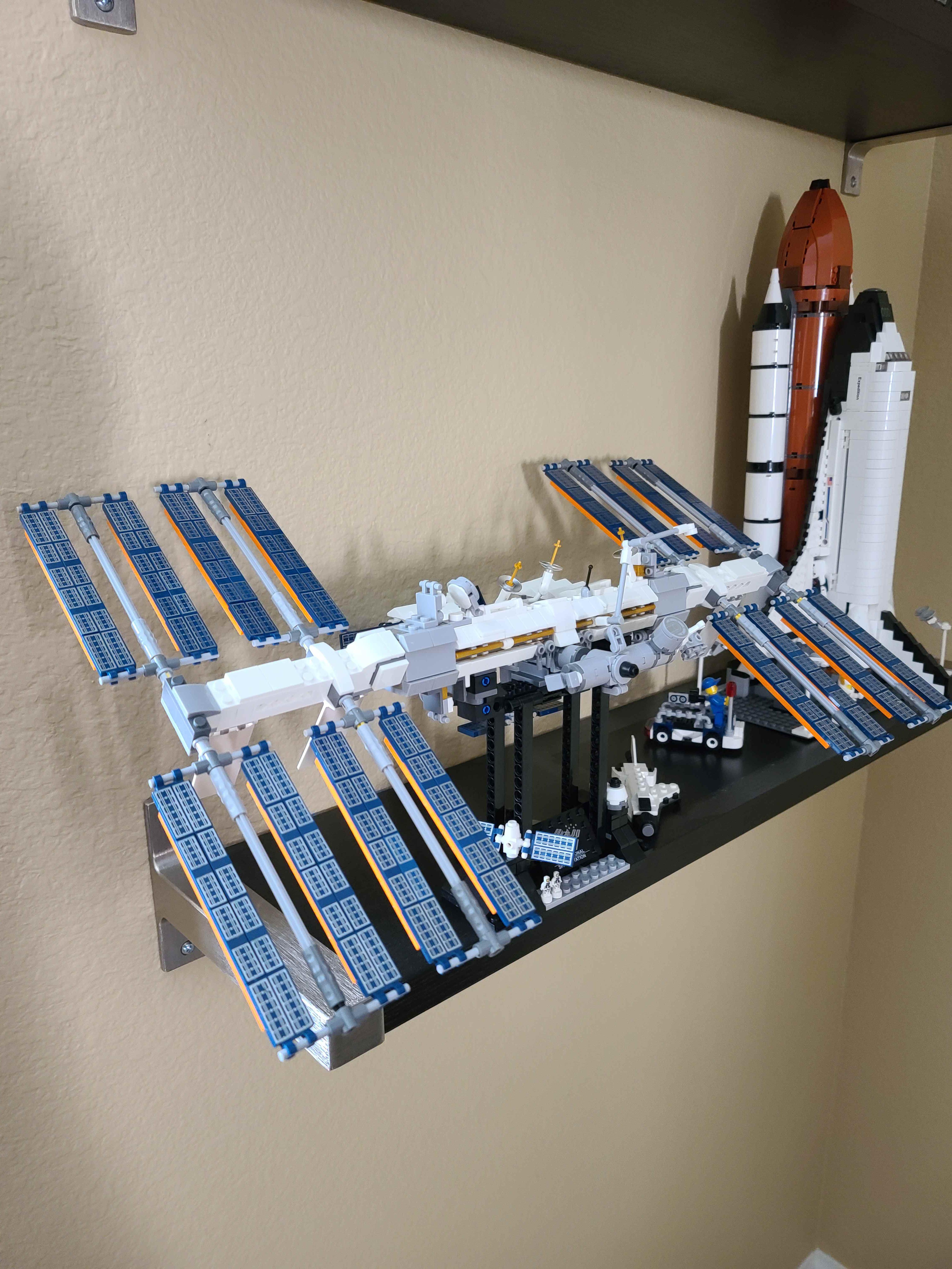 International Space Station | Scrolller