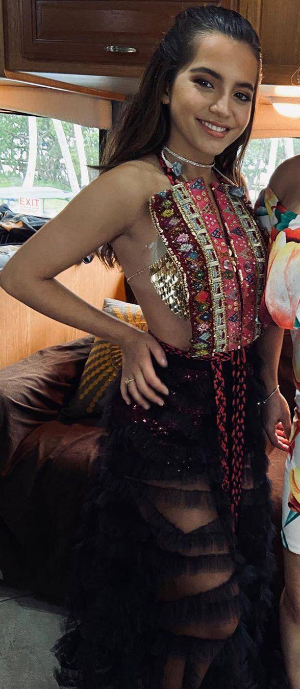 Isabela before hitting the stage | Scrolller