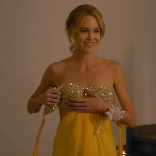 Isabelle Chester | Scrolller