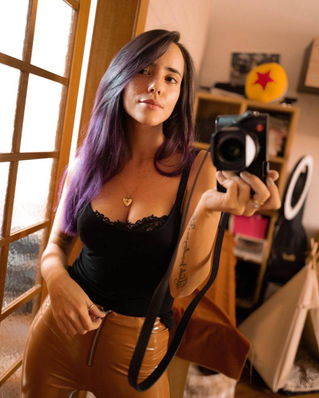 Italian singer Giulia Penna | Scrolller