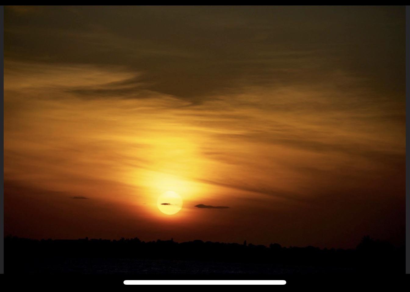 ITAP of a sunset that looks like a big heart. Hugs for everyone! | Scrolller