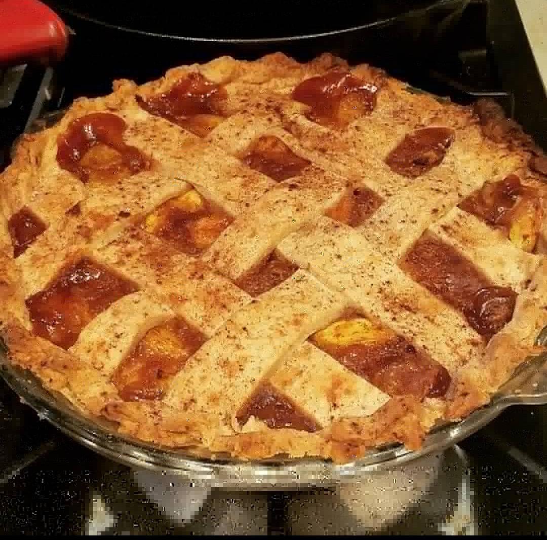 It's National Pie Day! Have some Peach Pie! | Scrolller