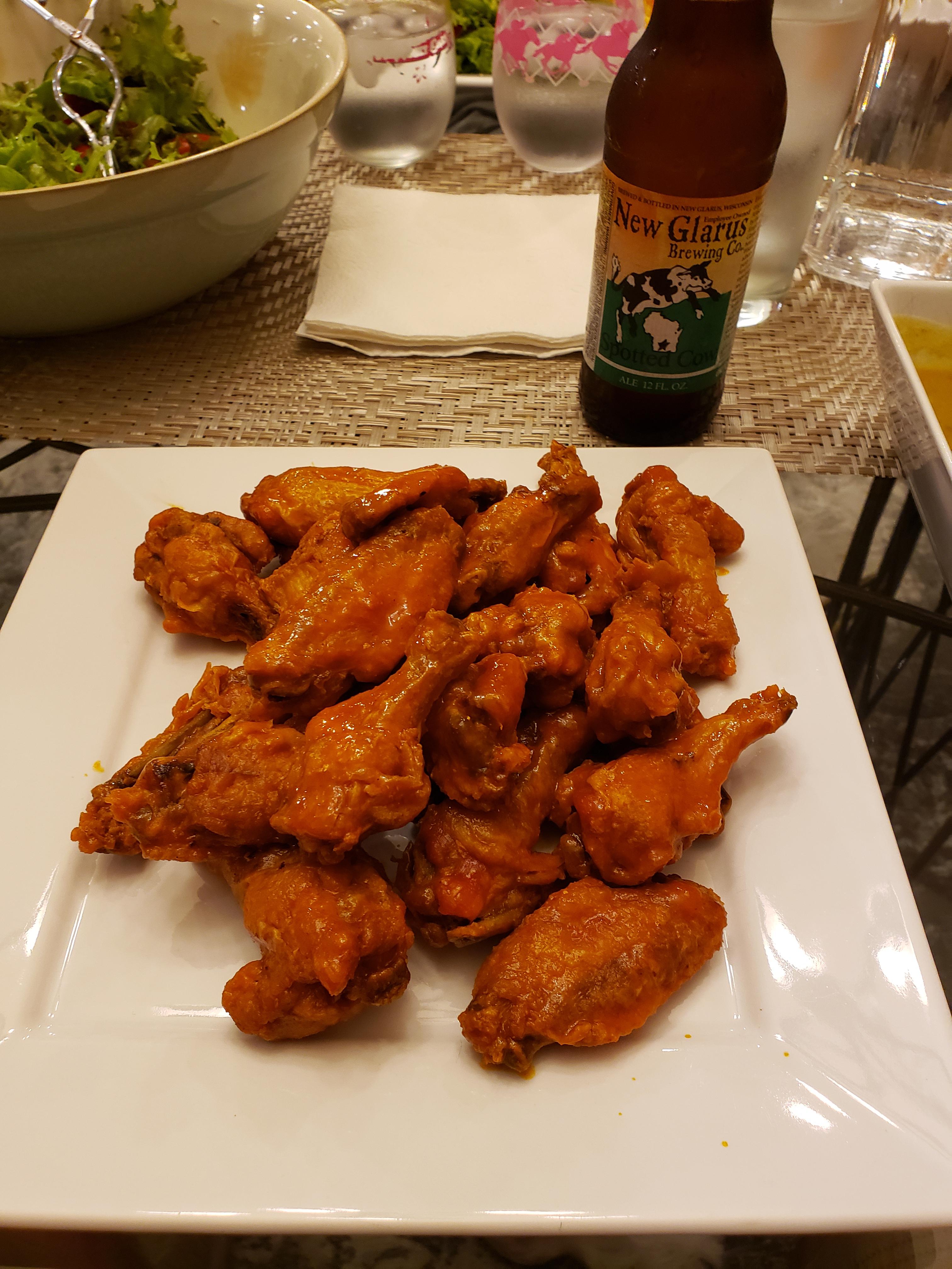 It's wing night! | Scrolller