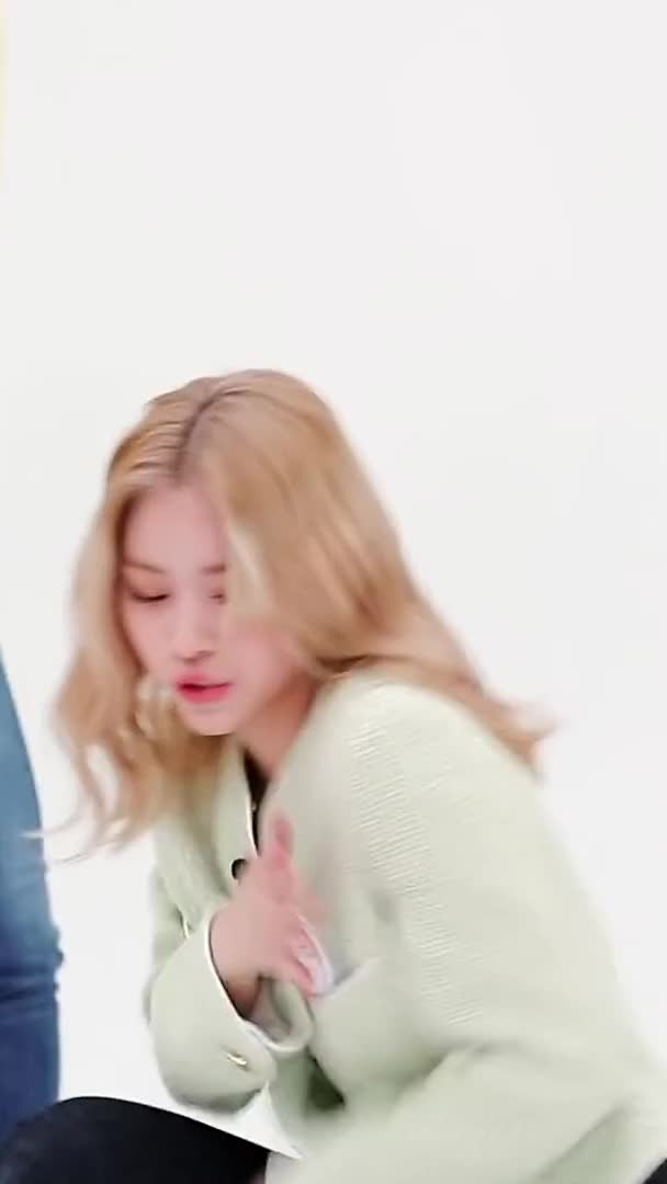 ITZY - Ryujin | Scrolller