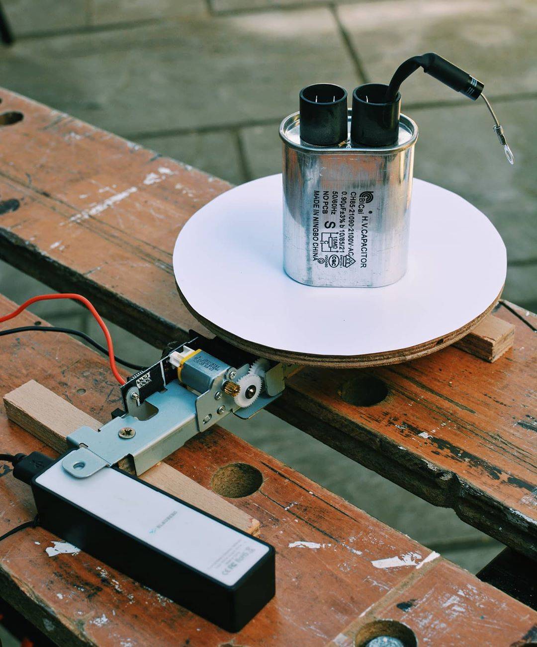 I've built a simple turntable for photography out old printer's parts and a power bank | Scrolller