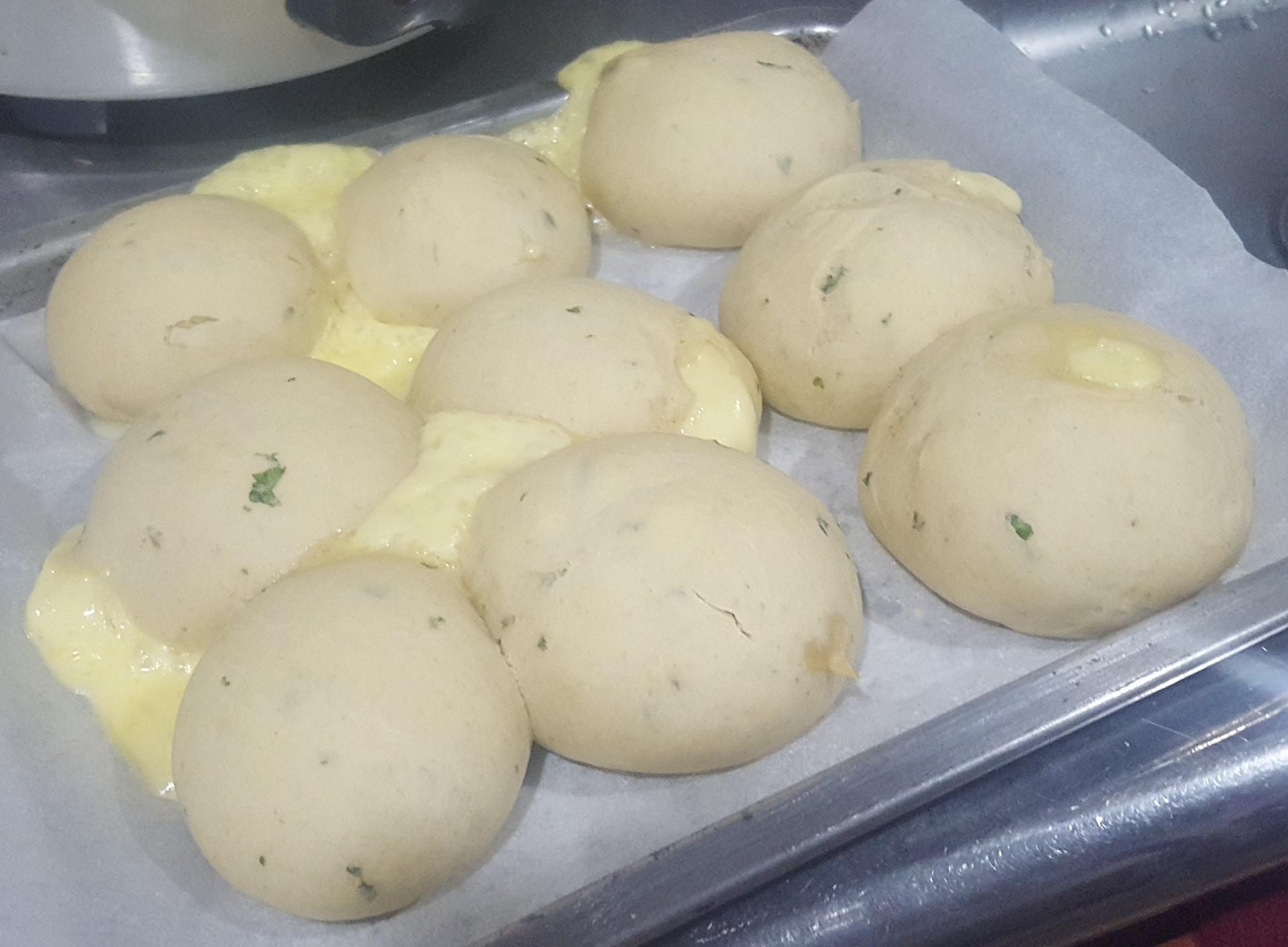 I've made some Cheesy Garlic bread for you guys!! | Scrolller