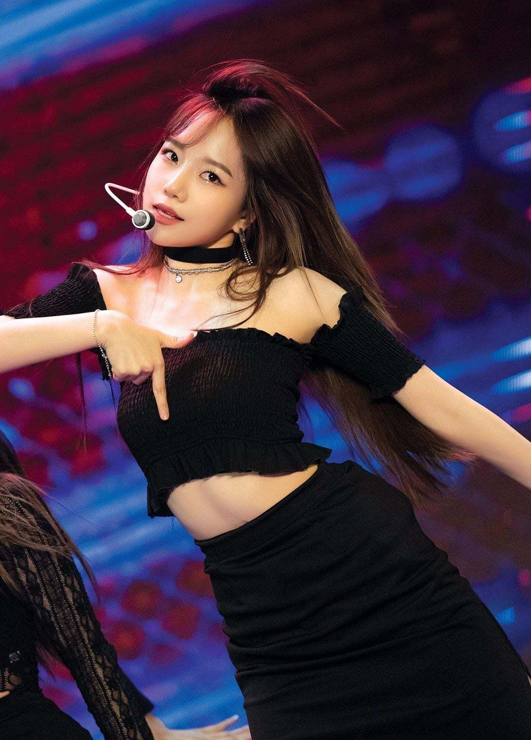 IZ*ONE - Yuri | Scrolller