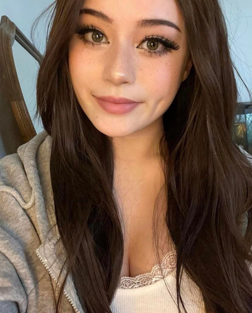 Jade Anh | Scrolller