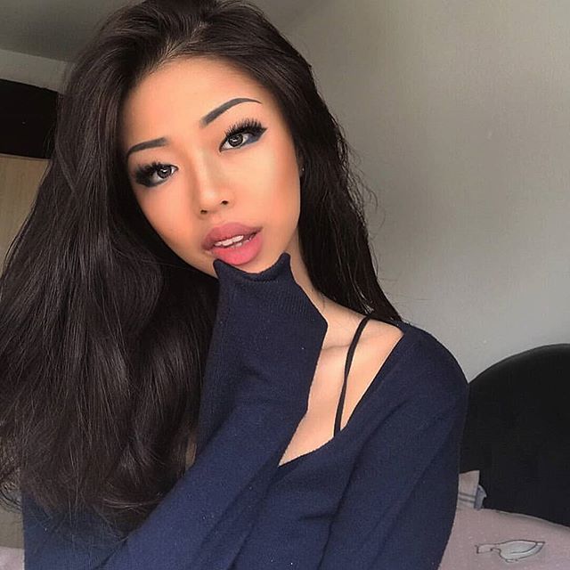 Jade (IG:@j.mlx) | Scrolller