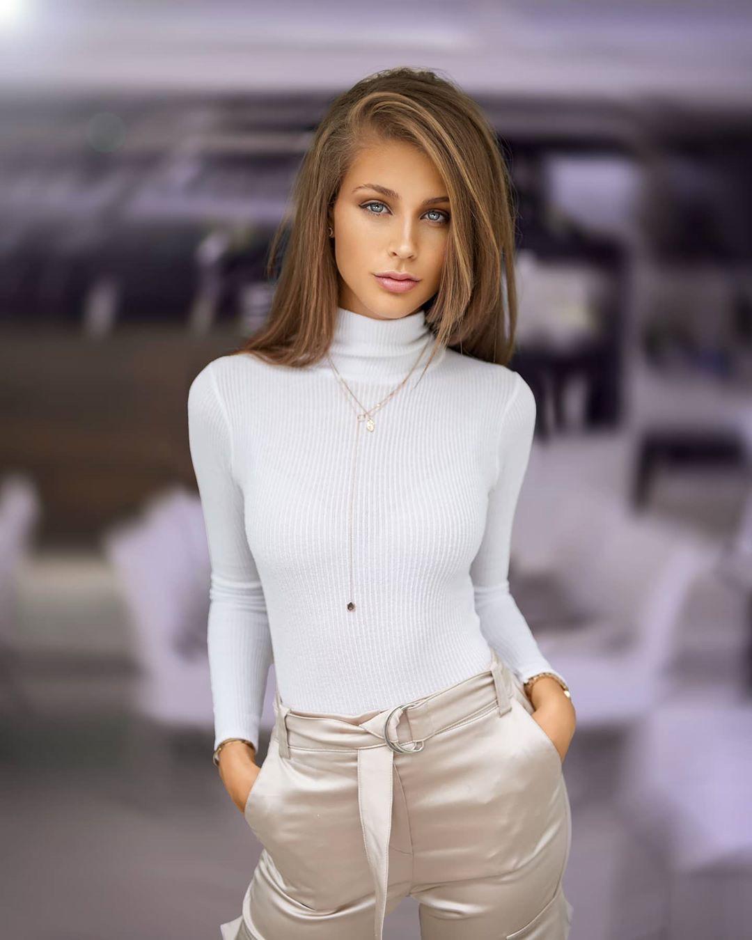 Janina Villgratter | Scrolller