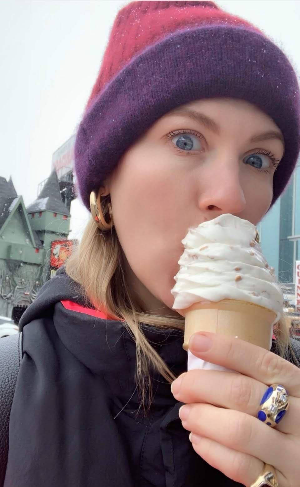 January Jones | Scrolller